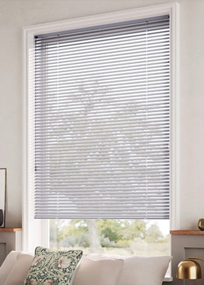 וילון תריס ונציאני אלומיניום חלק, אפור, 25מ"מ - וילונות אונליין Blinds4u